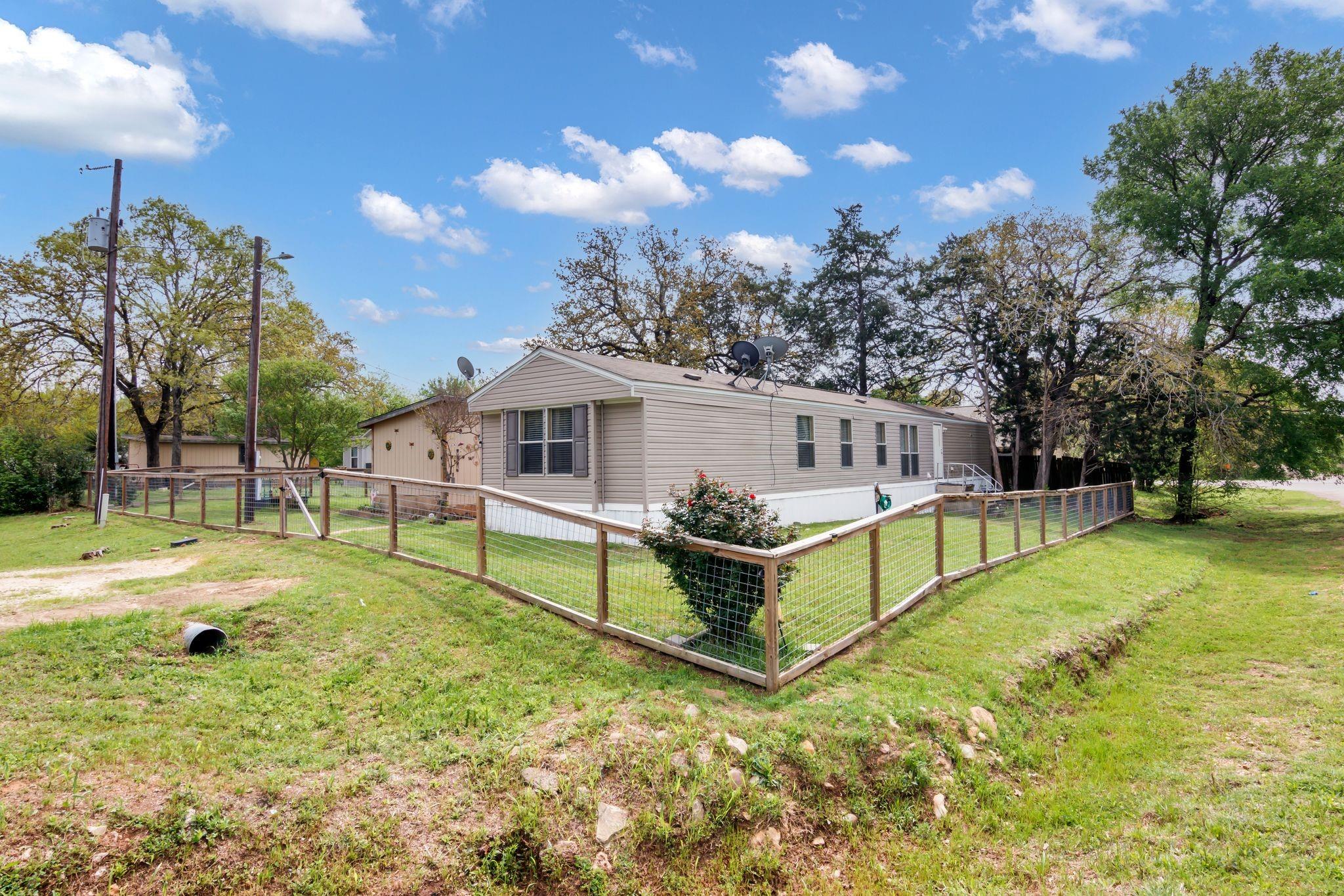 101 Swift Ln, Bastrop, TX, 78602 - MLS# 8657389