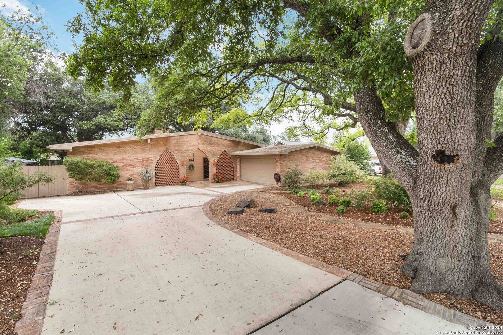 124 Travertine Ln, Castle Hills, TX, 78213 - MLS# 1766112