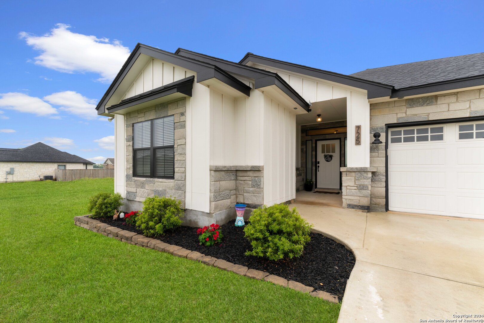 725 Dickson St, Poth, TX, 78147 - MLS# 1766728